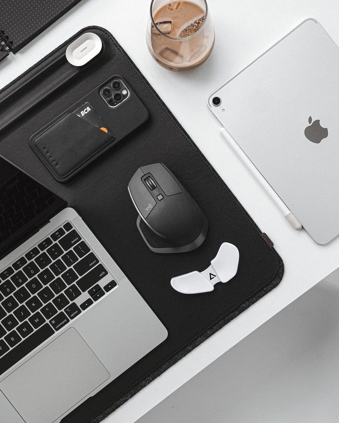 Mastering the art of flat lay – DeltaHub