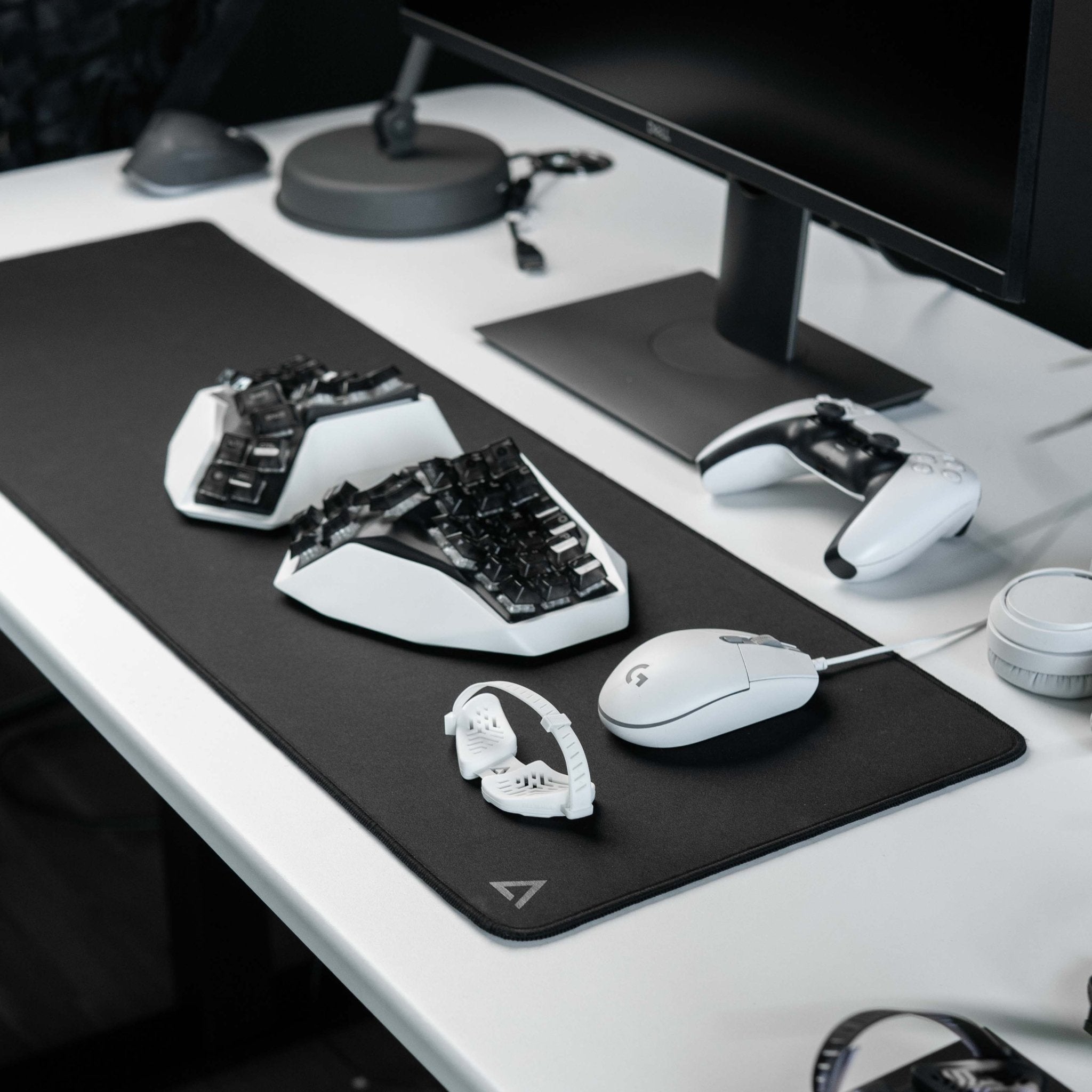 Gaming Desk Mat - DeltaHub – DeltaHub